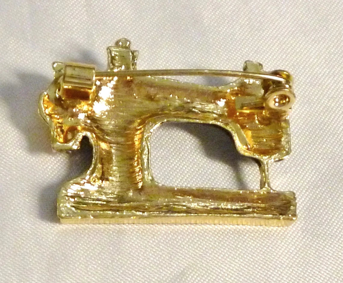 Diamond Sewing Machine Brooch